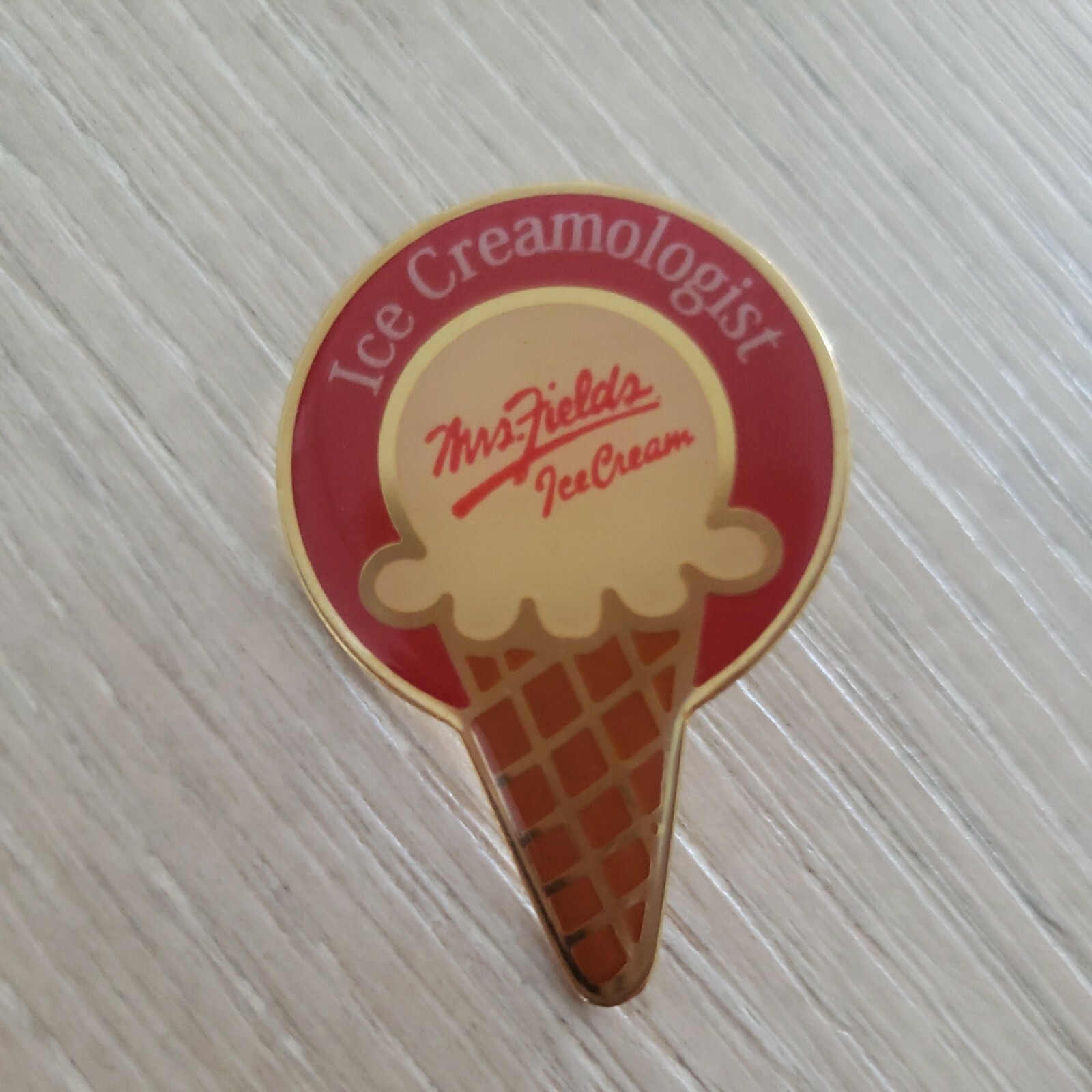 extremely RARE Mrs. FIELDS ICE CREAM metal PIN - Gem