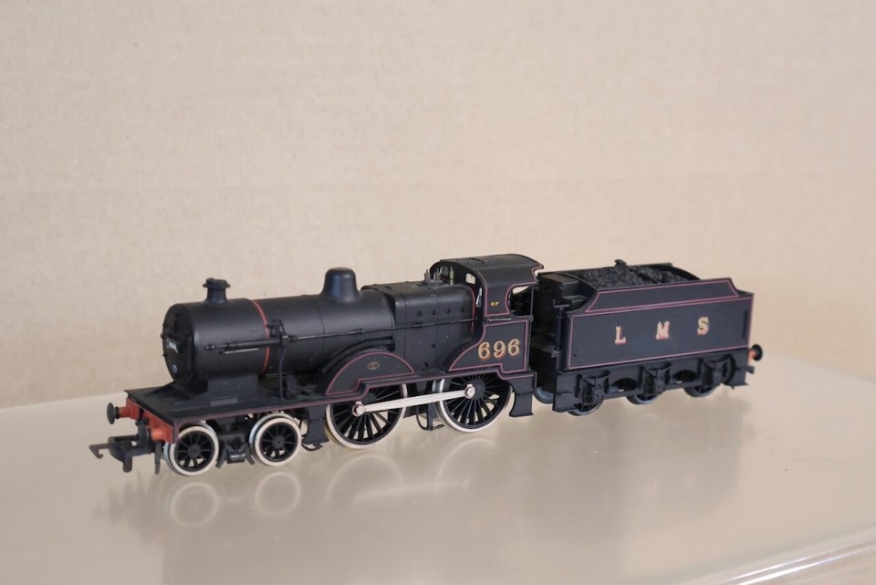 MAINLINE RE NUMBERED LMS 4-4-0 CLASS 2P LOCOMOTIVE 696 ol | eBay