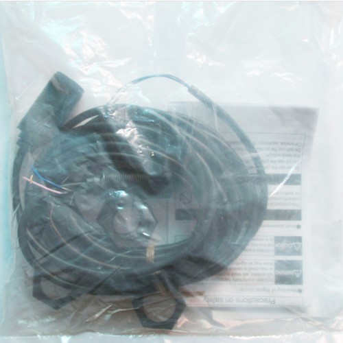 OMRON NEW E3FA-TP11 2M PLC PHOTOELECTRIC SENSOR 100mA, 20M RANGE, 10 ...