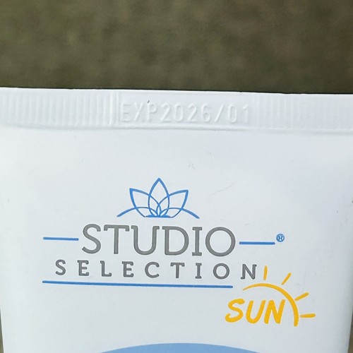 SPF 70 Sunscreen Lotion Studio Selection Sheer Touch 3 oz New Exp 01/26 ...