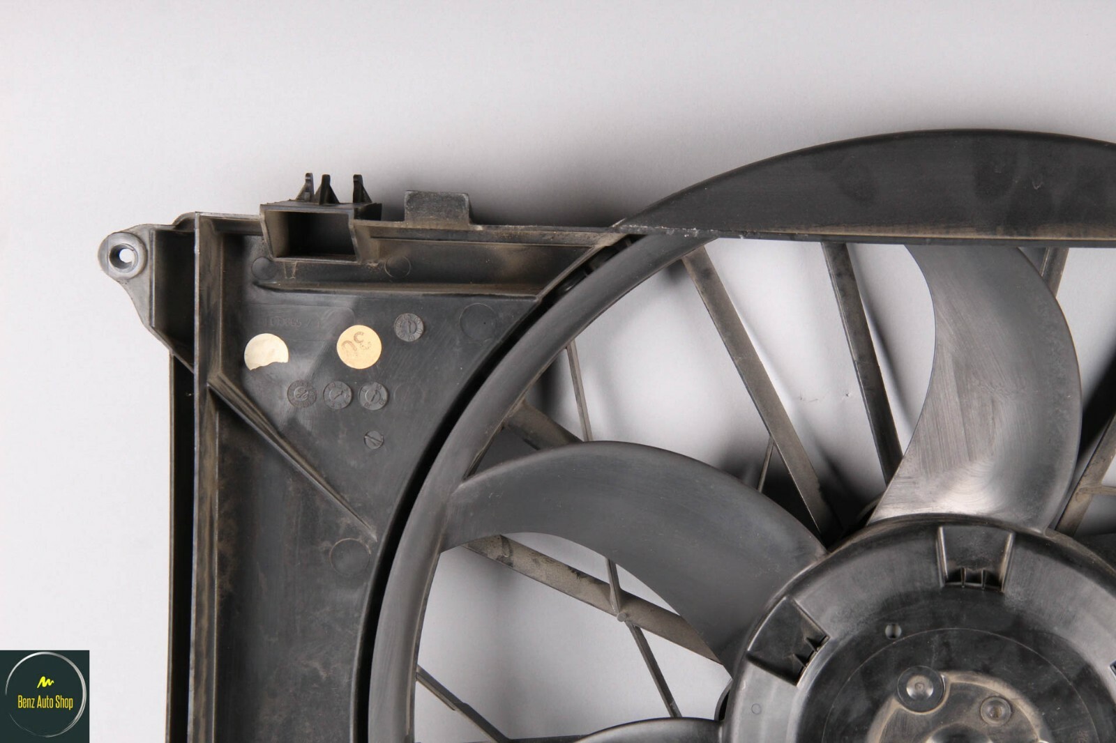 03-08 Mercedes R230 SL550 SL500 Engine Motor Cooling Radiator Fan ...