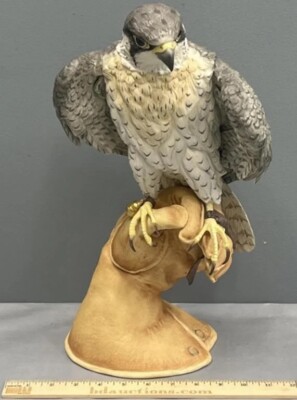 Boehm Porcelain Bird Sculpture "PEREGRINE FALCON ON GLOVE" 10207 ...