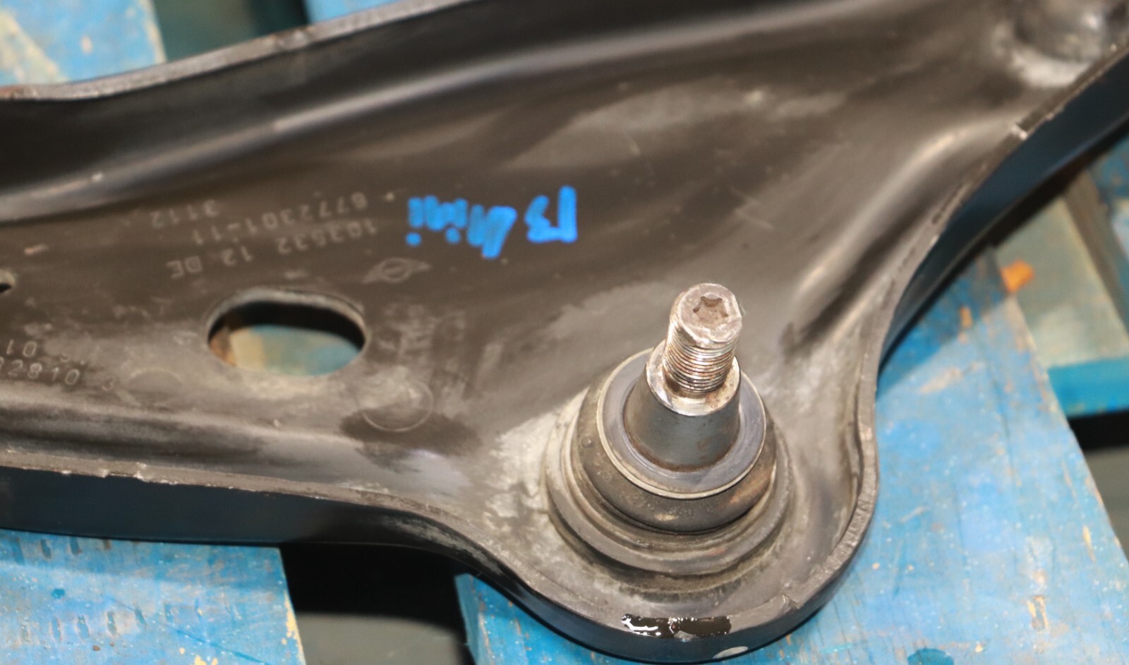 Front Left Side Lower Control Arm Wishbone Rubber Mount OEM Mini R55 ...