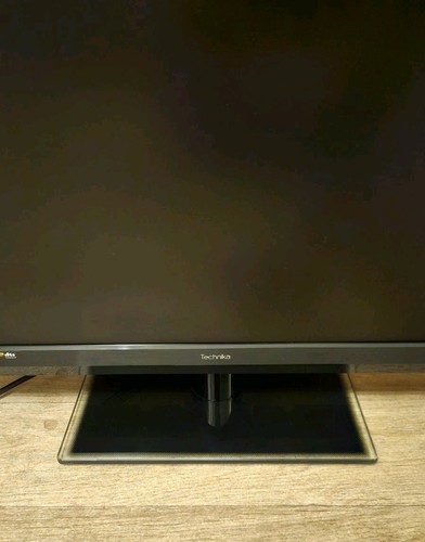 Technika 22E21B-FHD 21.5" LED HD TV For Caravan Motorhome TV Kids Room ...