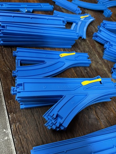 HUGE LOT OF 87 TOMY Trackmaster Blue Thomas & Friends Track Lot Train ...