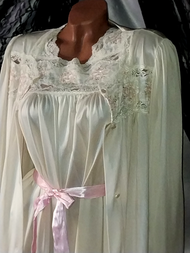 VTG SHADOWLINE PEIGNOIR EMBRD PINK FLORAL LACE NIGHTGOWN ROBE S | eBay