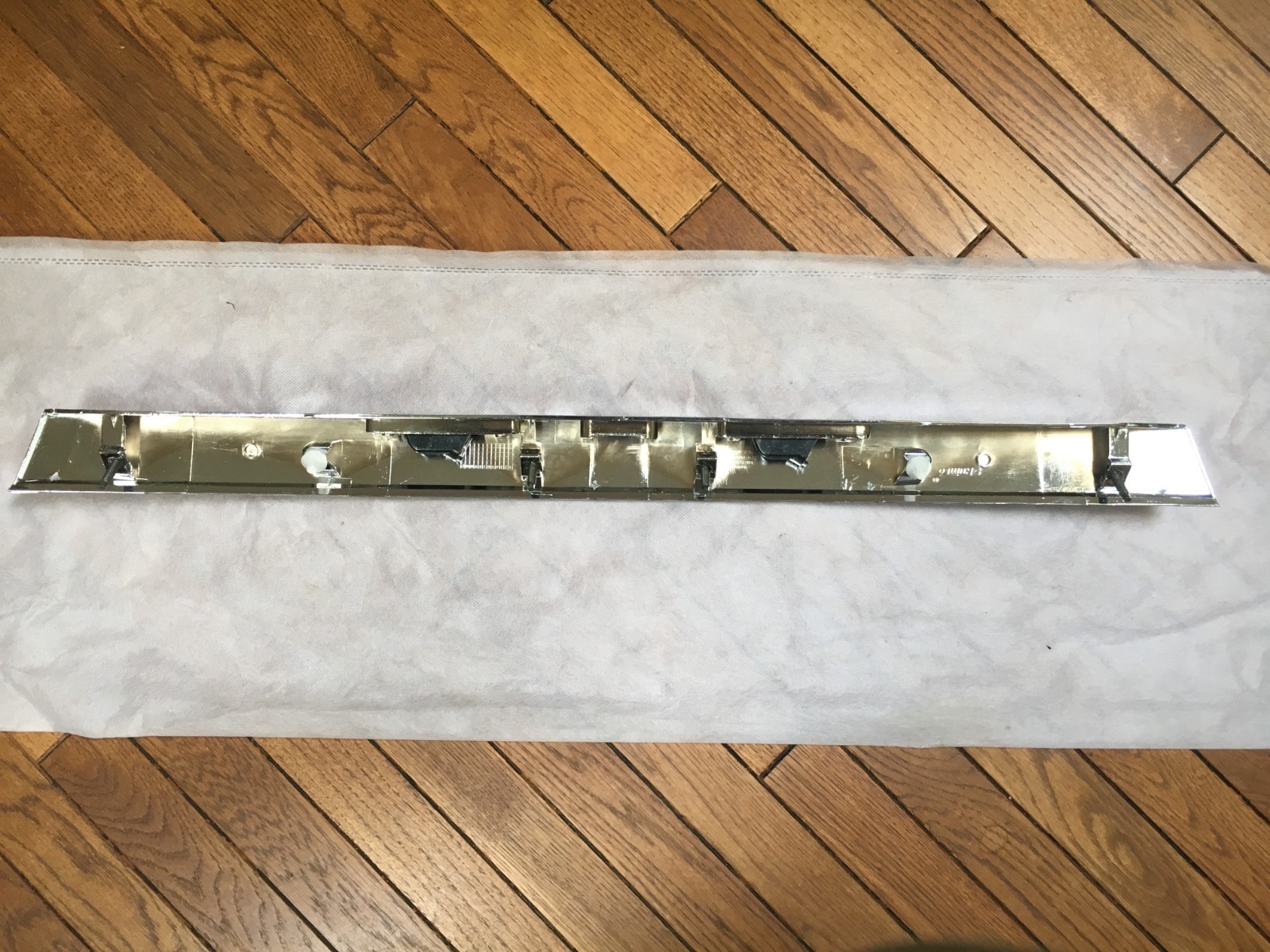 2011-2016 Chevrolet Cruze License Molding Rear w/ Lamps | 95270503 ...