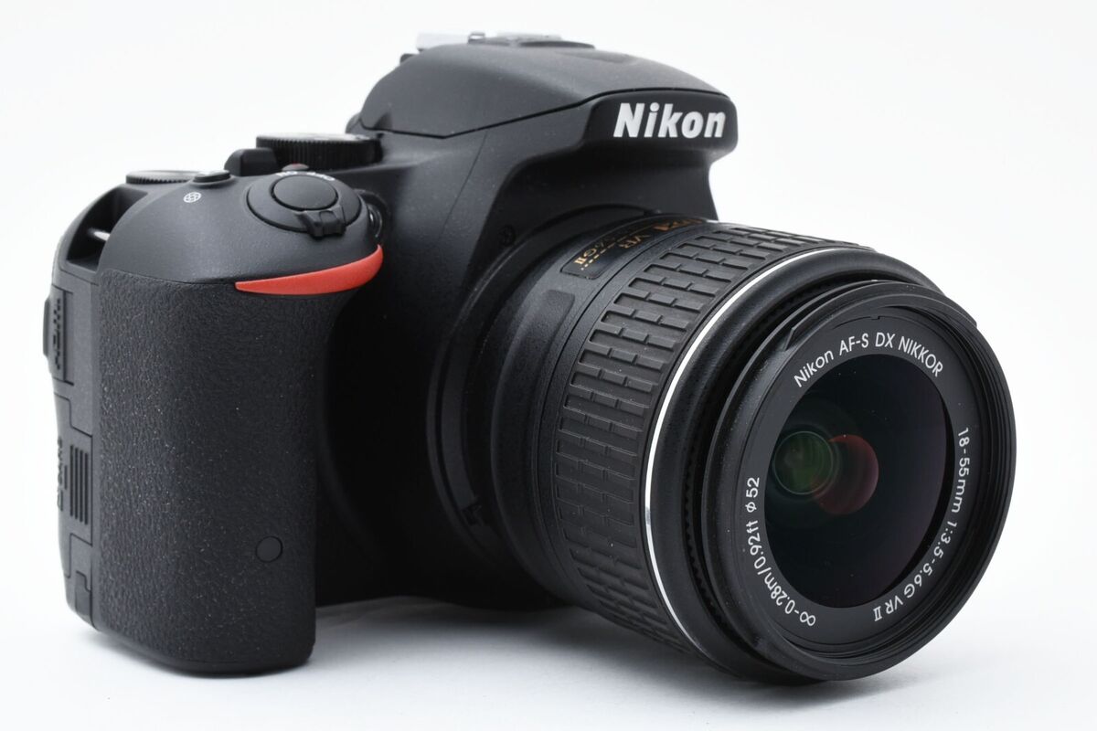 Nikon D5500 / AF-S DX 18-55mm VR II lens kit [Mint in BOX Nikon D5500 / AF-S DX 18-55mm VR II lens kit [Mint in BOX