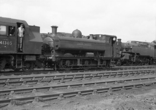 PHOTO LONDON TRANSPORT EX GWR LOCO L94 AT EASTLEIGH IN 1962 | eBay