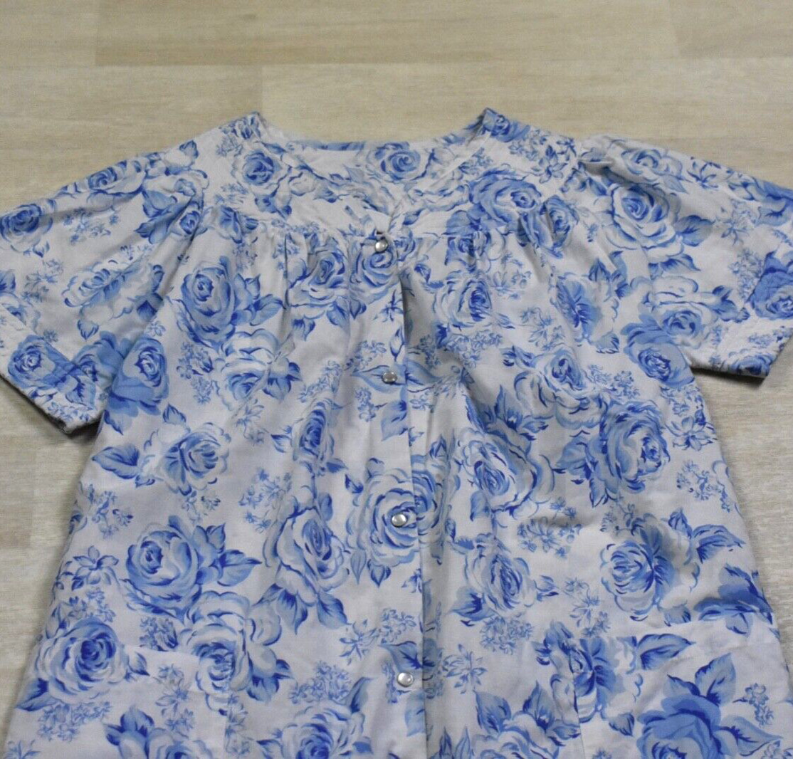 90s Basic Editions Housecoat Bed Jacket House Dress V… - Gem