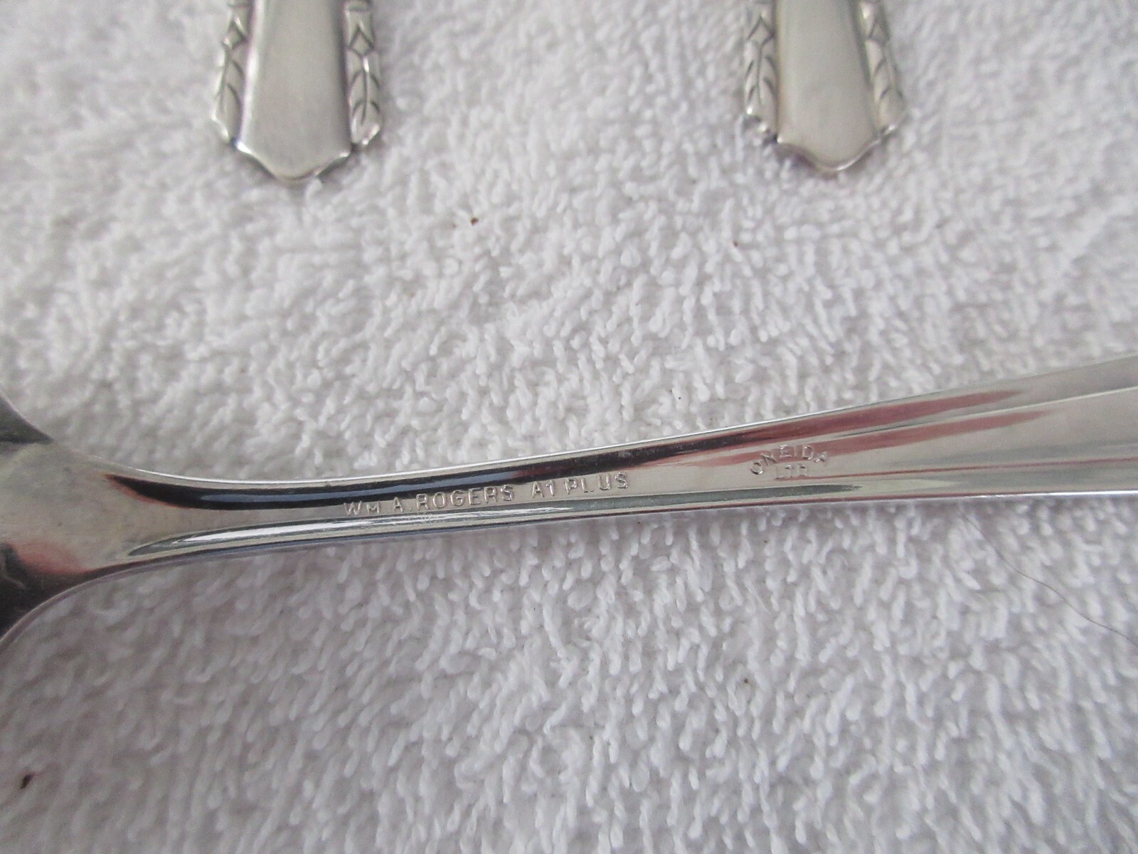 SET OF 25~ MALIBU PATTERN WM. A ROGERS A1 PLUS ONEIDA LTD SILVERPLATED ...