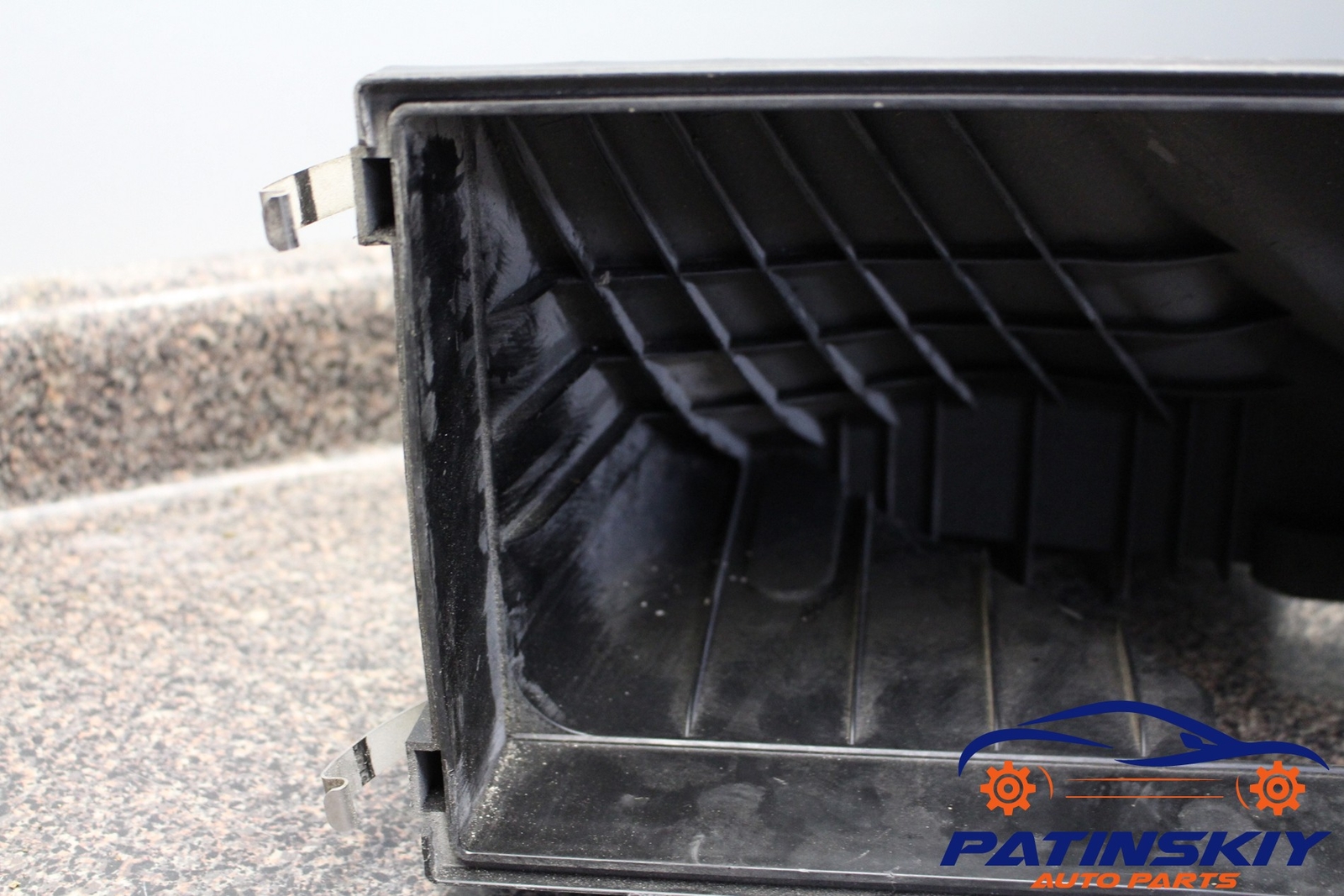 2004 BMW 745LI AIR INTAKE FILTER CLEANER BOX HOUSING BOTTOM LOWER ...