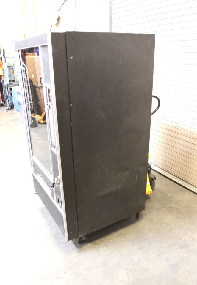 Automatic Products ( AP ) 7600 snack vending machine w/ an 'after ...