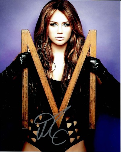 Miley Cyrus Singer Actress Performer Signed Autographed 8 x 10 Photo ...