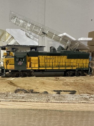 Ho Scale Athearn Genesis Weathered CNW GP50 Locomotive DCC/Sound #5066 ...
