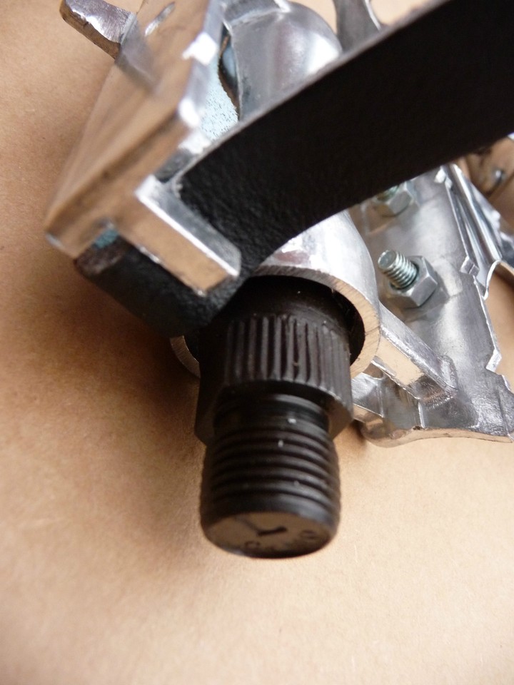 Retro Pedals & Steel Toe Clips & Leather Straps Bicycle Vintage Sports ...