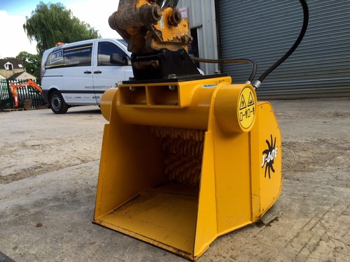 Gyru Star Screening Bucket 3-60E - Brand New - For 2 - 4 Ton Excavators ...