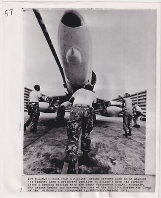 ULEVICH * U.S. AIRCRAFT near SAIGON * VIETNAM WAR * VINTAGE 1973 press ...