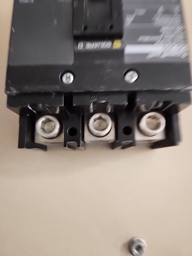 Square D QDL32200 PowerPact Feed-Thru Circuit Breaker 200A 240VAC 3P ...