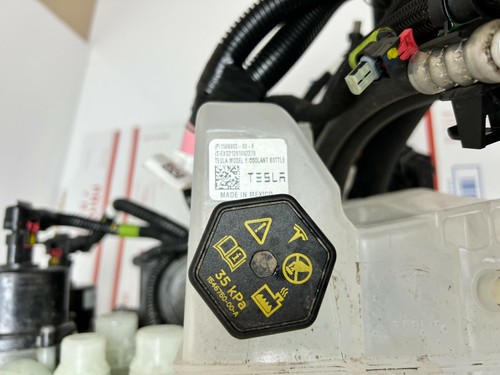 2022 TESLA MODEL Y SUPERMANIFOLD COOLANT BOTTLE OCTOVALVE CHILLER ...