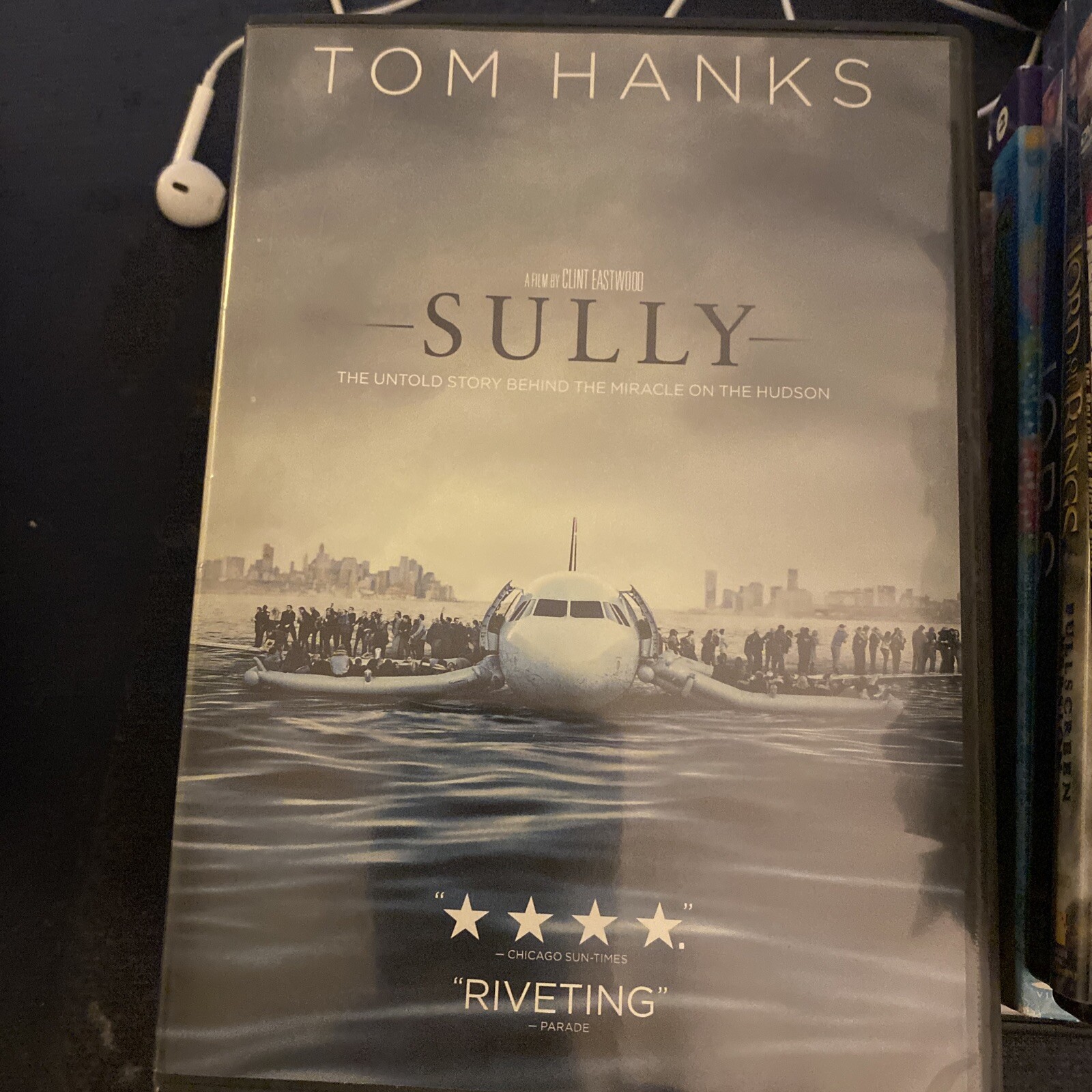 Sully (DVD, 2016, Widescreen) Tom Hanks 883929573066| eBay