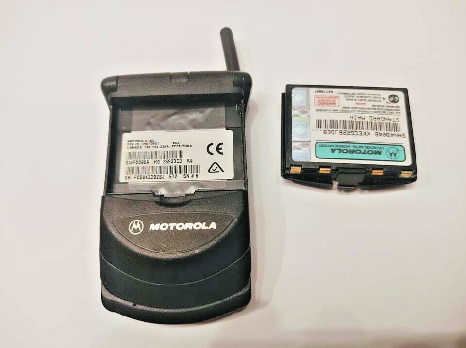 BLACK MOTOROLA STARTAC 3000 VINTAGE FLIP FLOP CELL PHONE CELLULAR ...