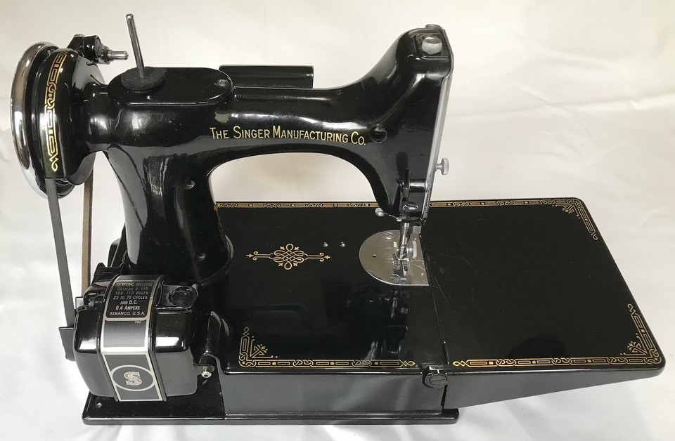 1941 Singer Featherweight Sewing Machine w/ Case & Accessories ...