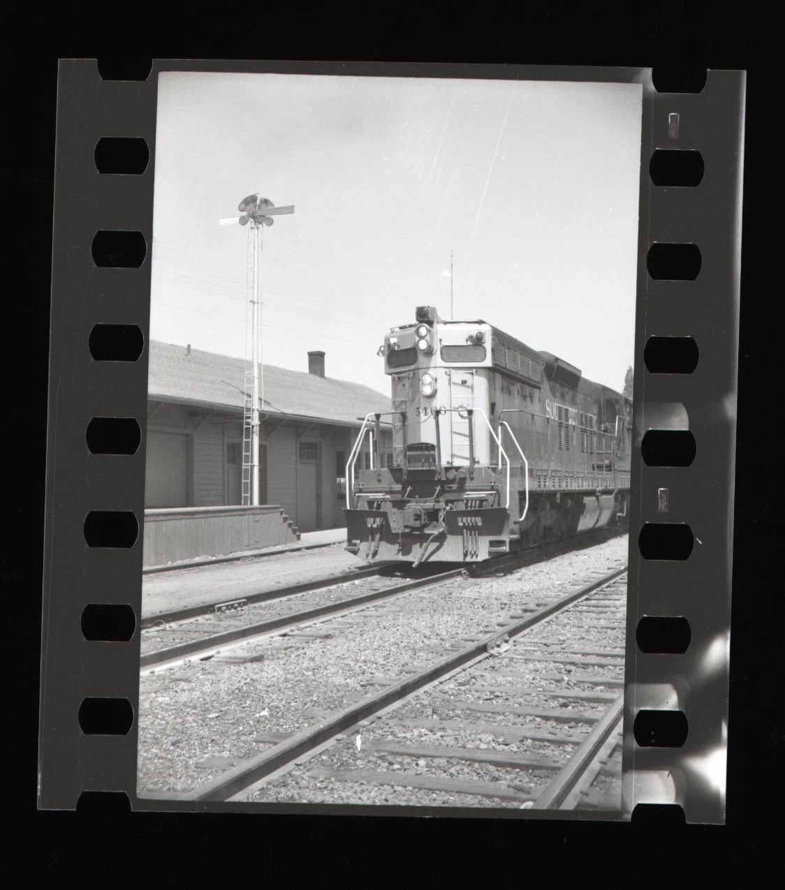 SP Southern Pacific EMD SD9 Locomotive #5460 - Vintage Railroad 35mm ...