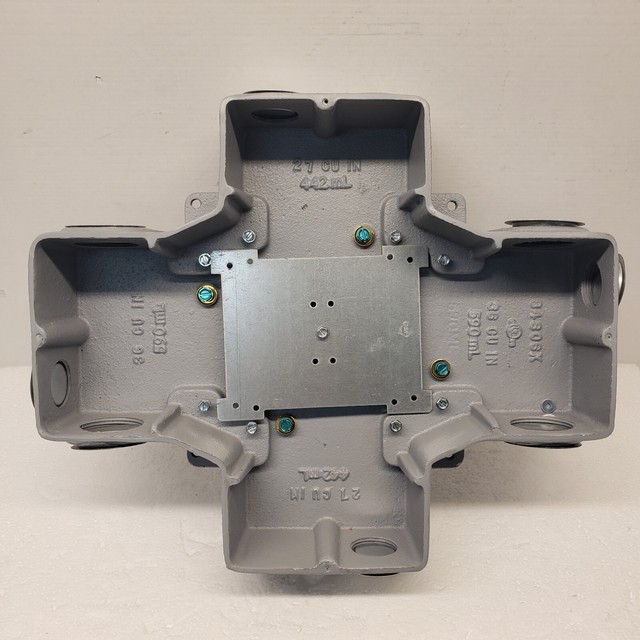 Wiremold RFB4-CI-1 Four Gang Cast Iron Floor Box for sale online | eBay