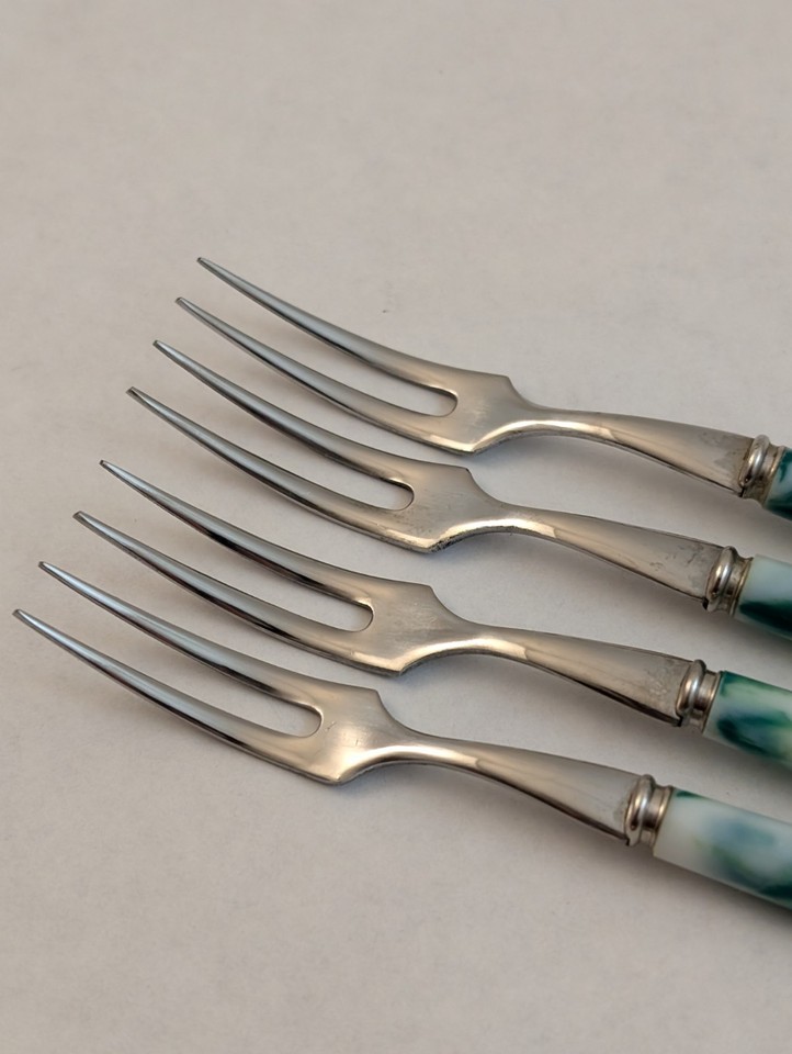 4 pc Mini Cocktail/Appetizer Forks Green & White Plastic Handles ...
