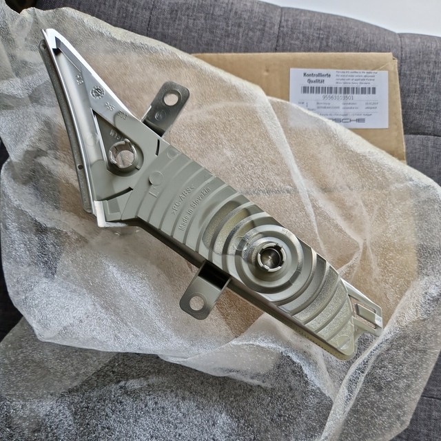 Genuine Porsche 957 Cayenne Front Clear Side Repeater LH 95563103501 ...