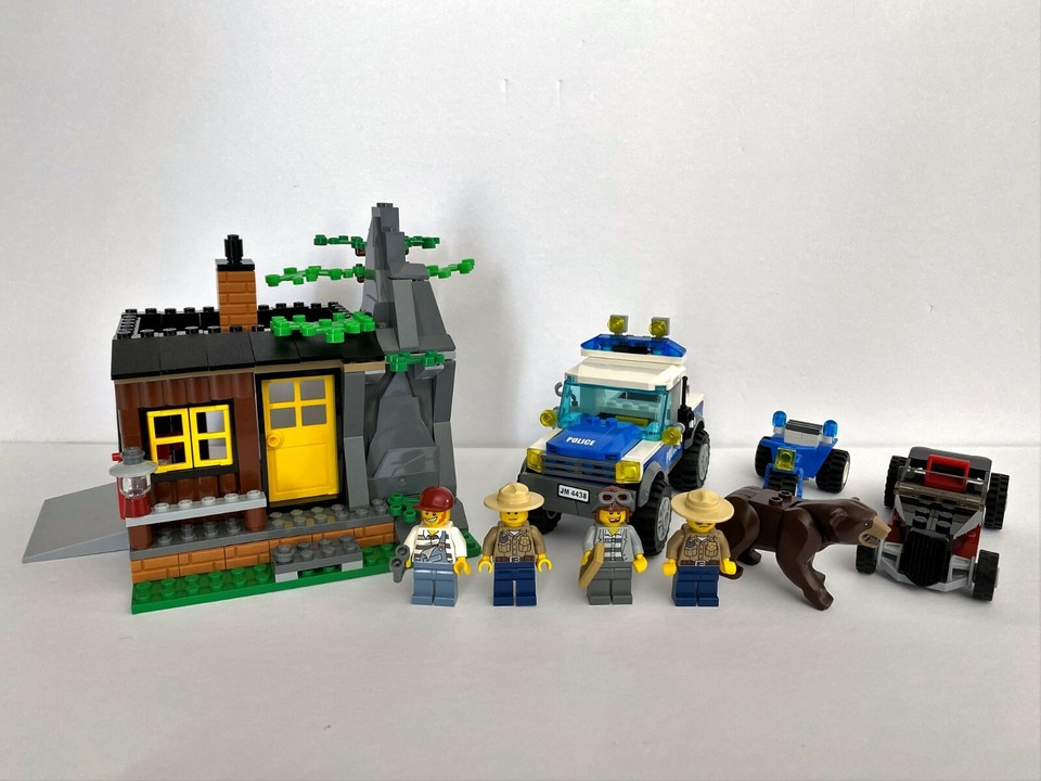 Lego set 4438 Robber’s Hideout – 317 Pieces – 4 Minifigs - City | eBay