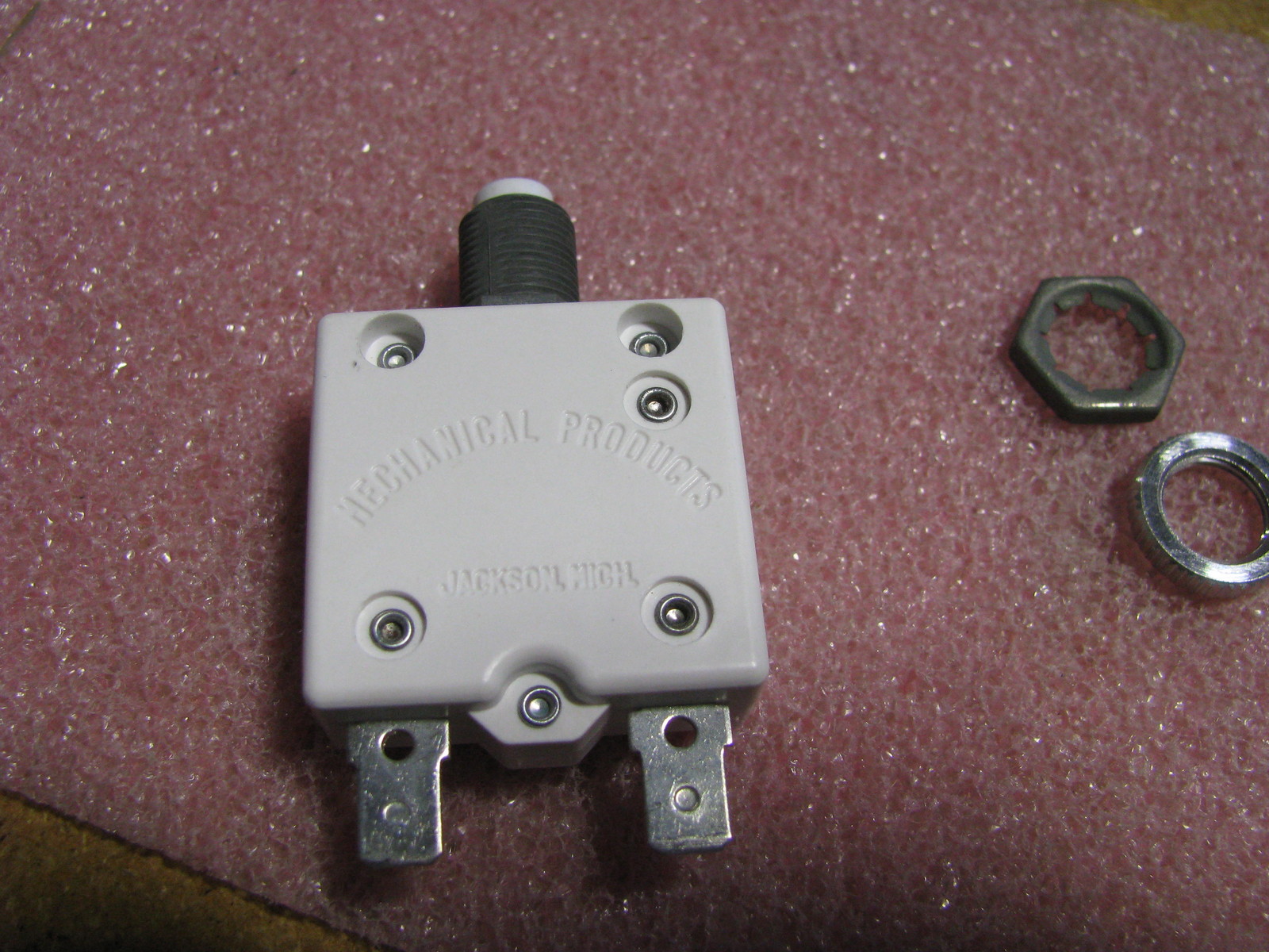 MECHANICAL PRODUCTS CIRCUIT BREAKER # 1601-015-200 NSN: 5925-01-126 ...