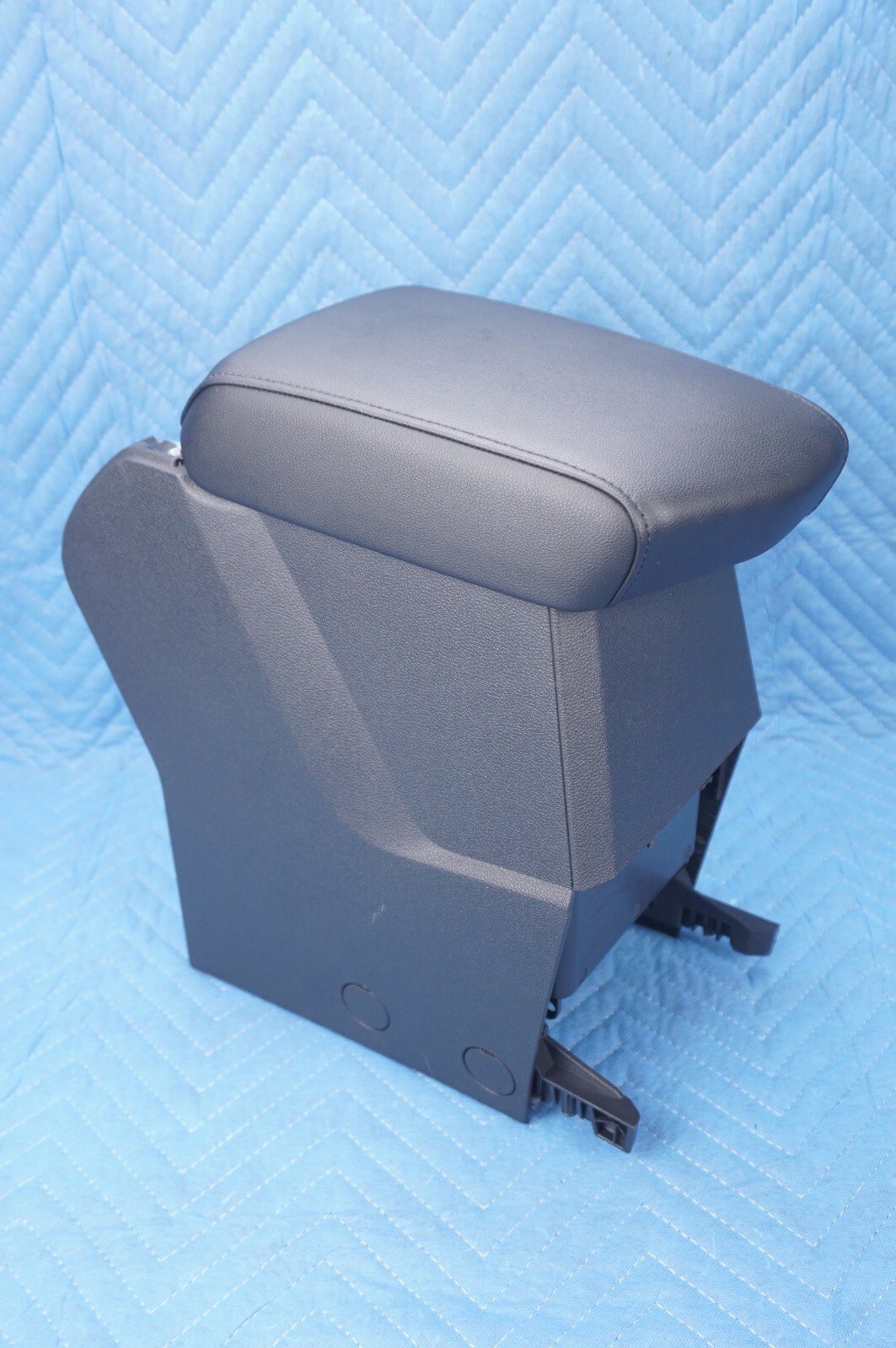 VW Tiguan Center Console Rear Compartment w/ Armrest 2018-2020 OEM | eBay