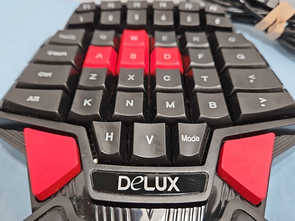 "Hitman" Delux T9 46 Key One Handed USB Wired Gaming Ergonomic Keyboard ...