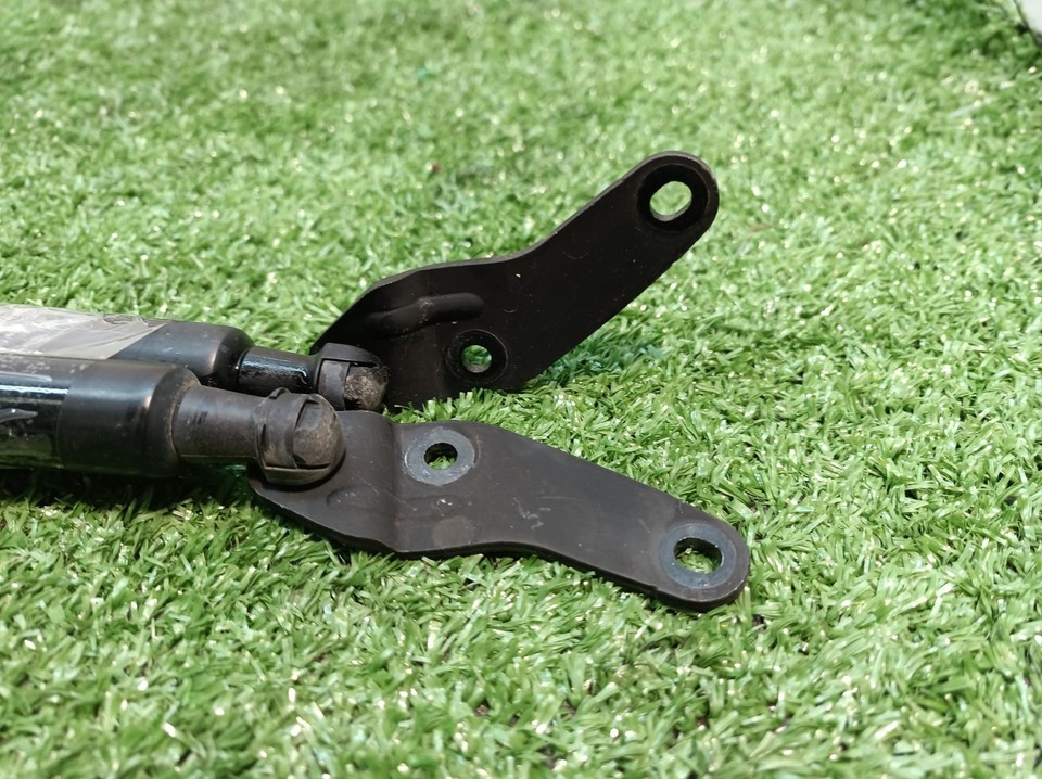 7P682755003S AMMORTIZZATORI BAULE / PORTE / 7P682755003 / 7P682755003S ...