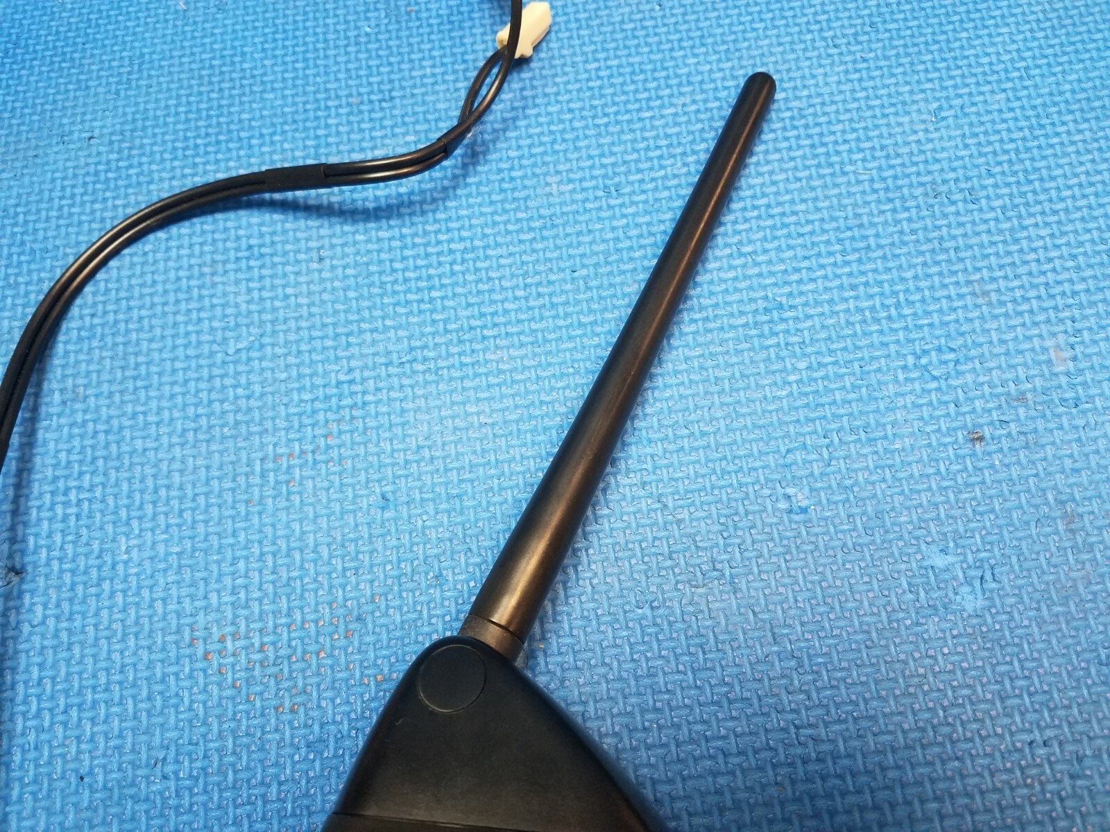 2004-2009 LEXUS RX330 RX350 RX400h ROOF MOUNTED RADIO ANTENNA W/ BASE ...