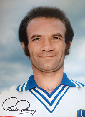 PAUL REANEY - FORMER LEEDS UTD FOOTBALLER - BRILLIANT SIGNED COLOUR ...