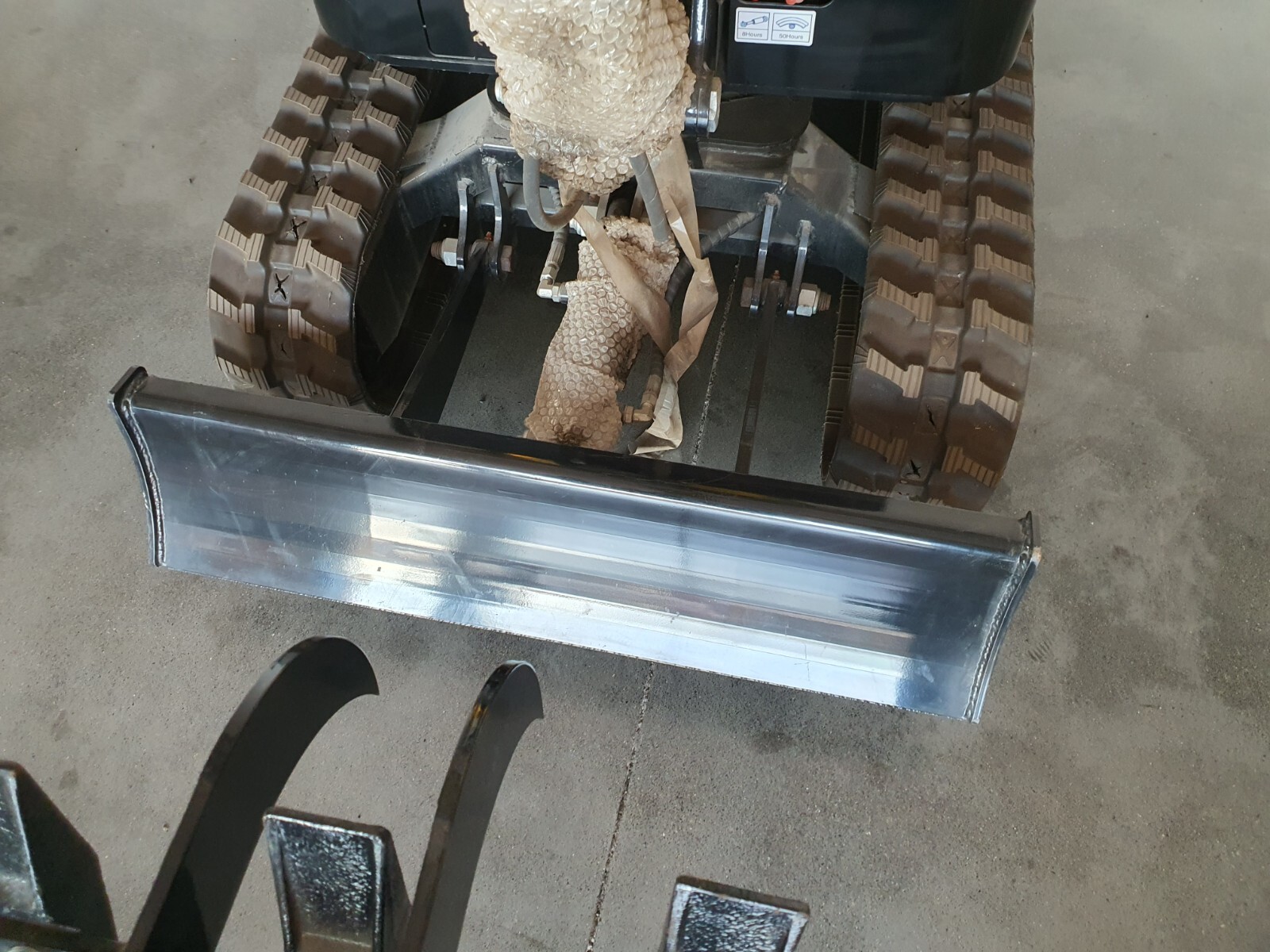 AGT 13.5HP Briggs & Stratton Engine H12 Mini Excavator 65" Max Digging ...