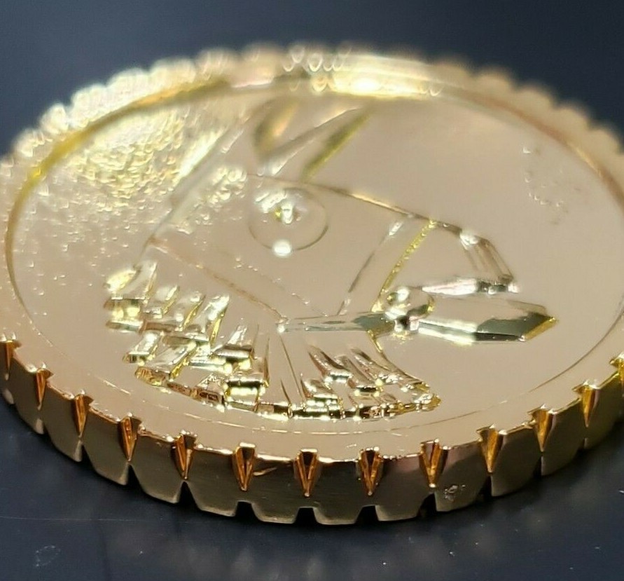 FORTNITE Loot Llama V-Bucks Coin Gold Version Capsule Case 2020 Limited ...