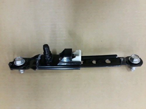 2009 Hyundai Sonata OEM Right Front Seat Belt Regulator Slider Adjuster ...