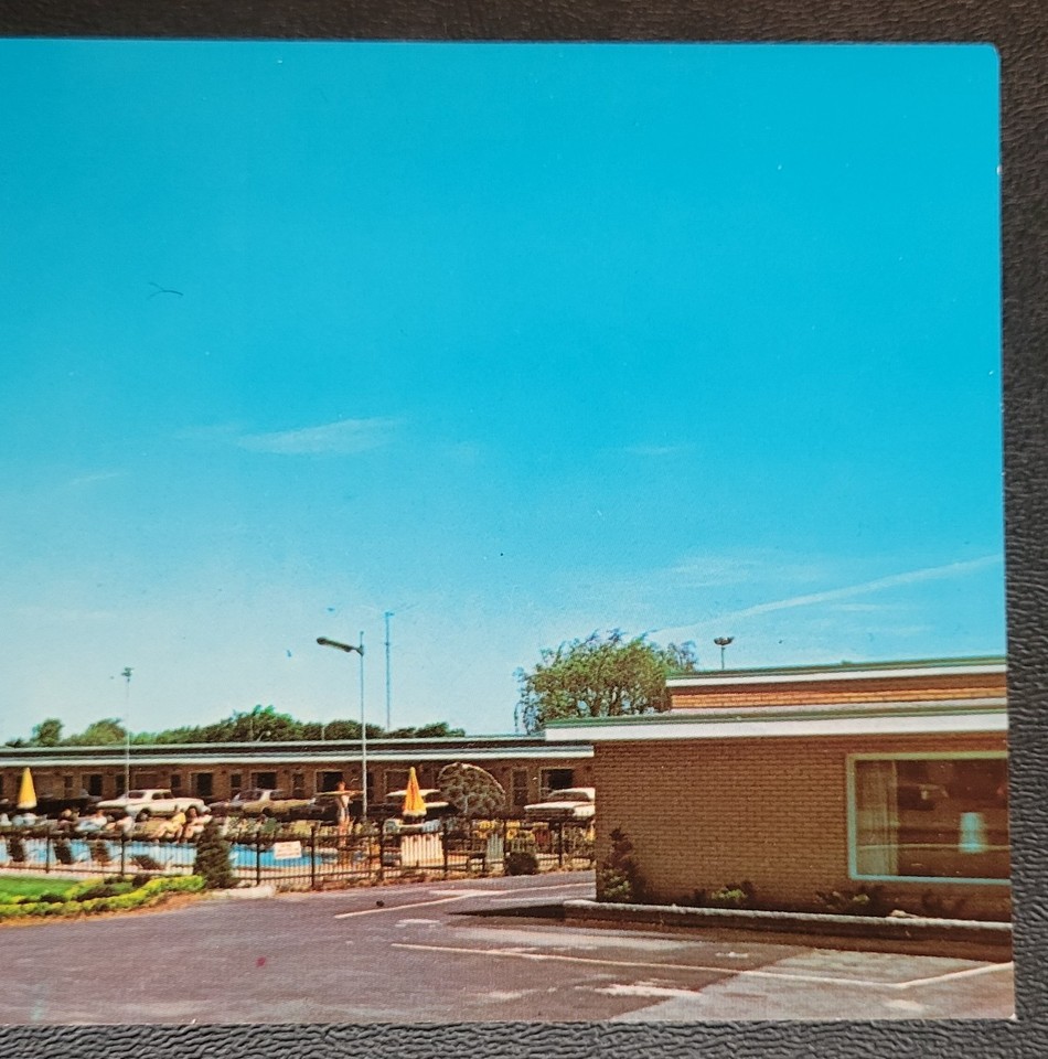 Vintage Postcard - Rendezvous Motel - Niagara Falls - Canada - 3.5 x 8. ...