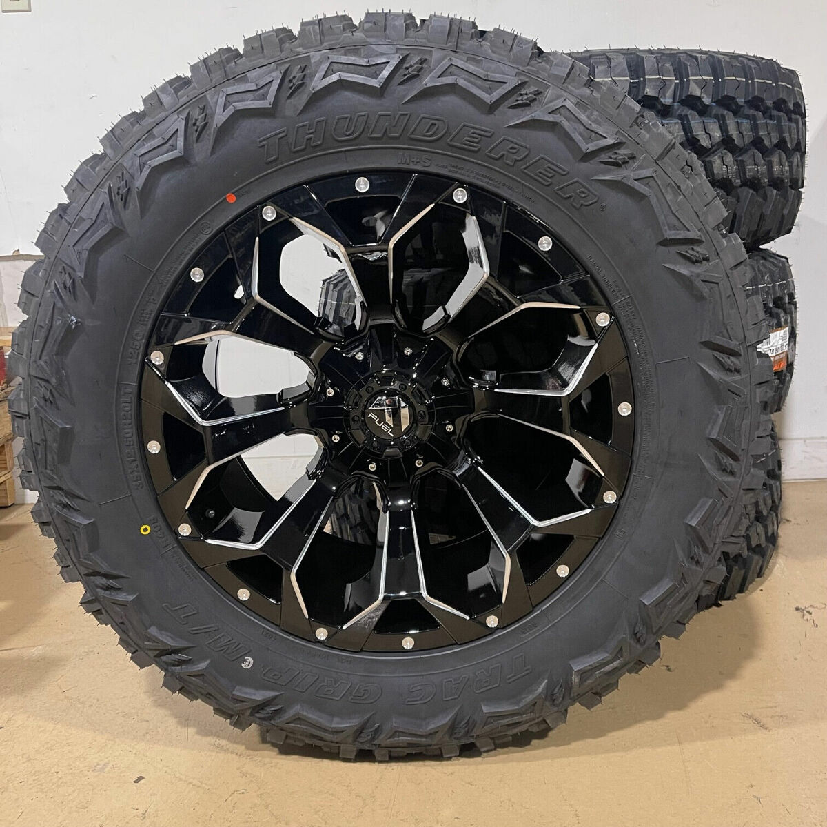 20x10 Fuel D576 Assault Black Wheels 35" MT Tires 8x6.5 Dodge Ram 2500 ...