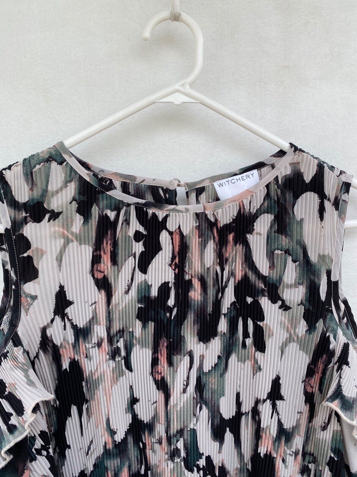⭐️ Womens Witchery Cold Shoulder Long Sleeve Floral Pleated Blouse Top