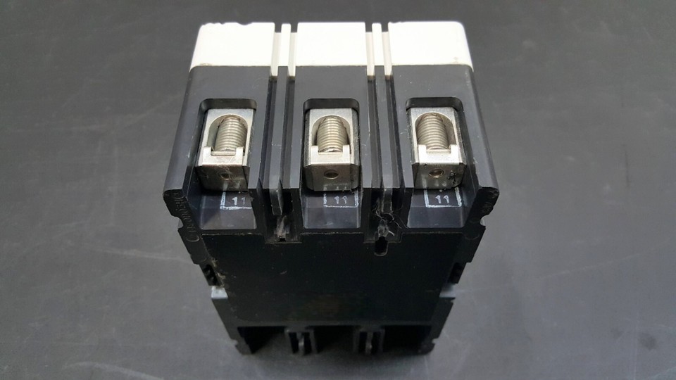 USED Eaton Cutler Hammer HFD3200 3 Pole 200 Amp 600 Volt Bolt-On EOK | eBay