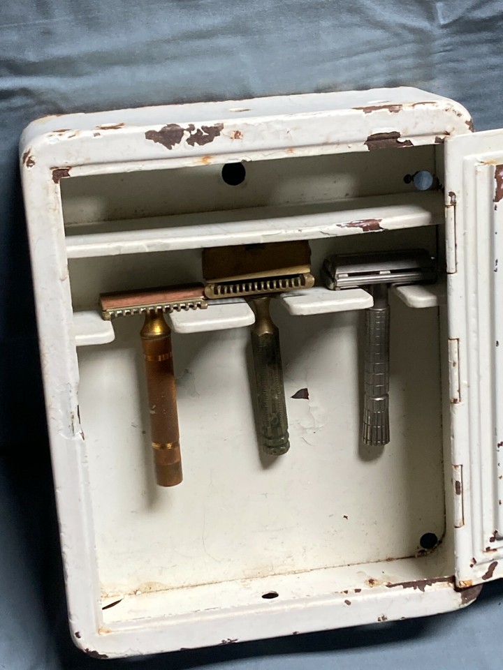 VTG Small Shabby Metal Medicine Shaving Cabinet with Razors Bathroom ...