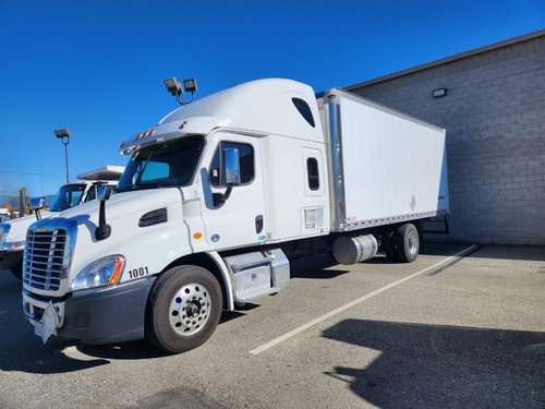 22FT BOXTRUCK FREIGHTLINER CASACADIA SLEEPER EXPEDITOR EXPEDITER HOT ...