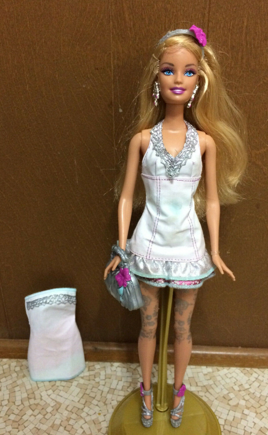 Barbie H2O Design Studio Doll Water Color Change Dress Silver Tattoo ...