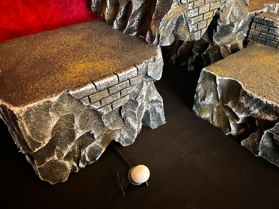 SET OF 4 RISER DISPLAY PLATFORMS + BRIDGE & STAIRS FOR DEPT 56 ...