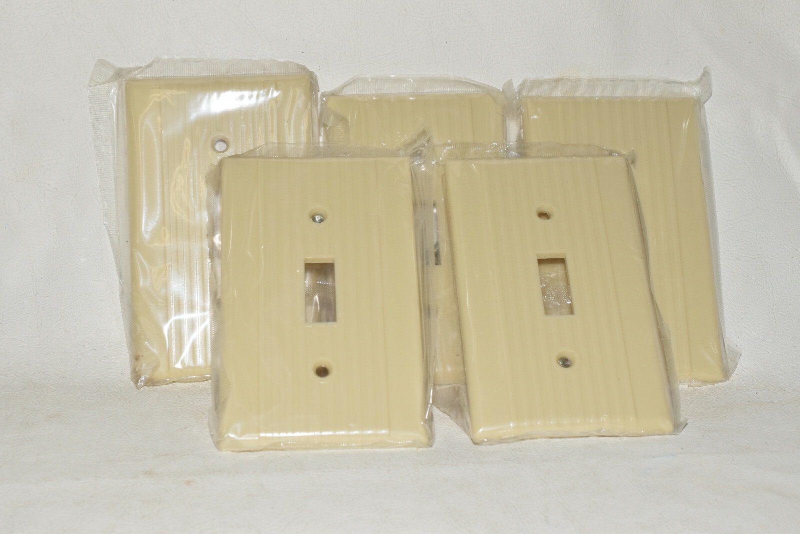 Lot of 5 NEW Leviton Ribbed Ivory Switch Wall Plates -Bakelite-Sealed ...